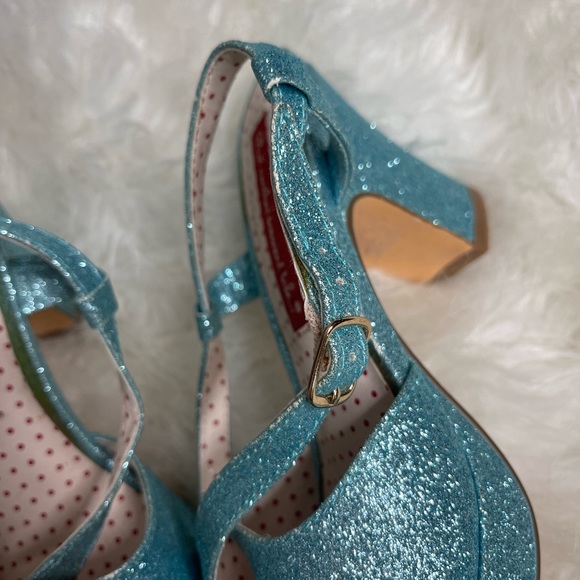 B.A.I.T | Shoes | Bait Blue Glitter Strappy Peep Toe Heels Size 65 ...